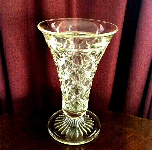 LOVELY VINTAGE RETRO DEPRESSION GLASS STAR PATTERN TALL VASE | eBay ...