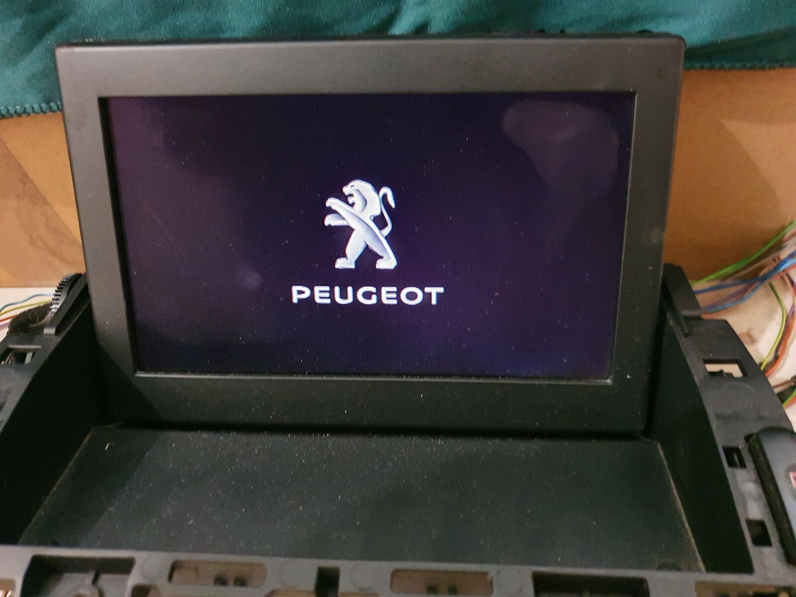 ecran multifonction escamotable EMF DG4 98045606 ZD peugeot 308 3008 ...