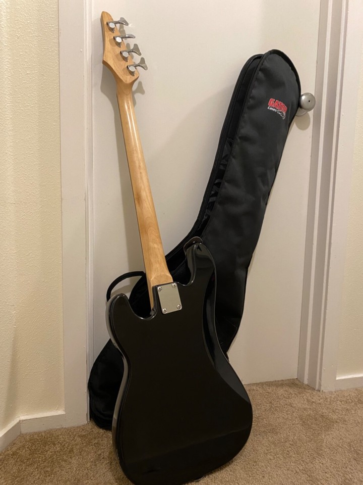 Samick P BASS Electric Bass Guitar In Black. Great condition. | eBay