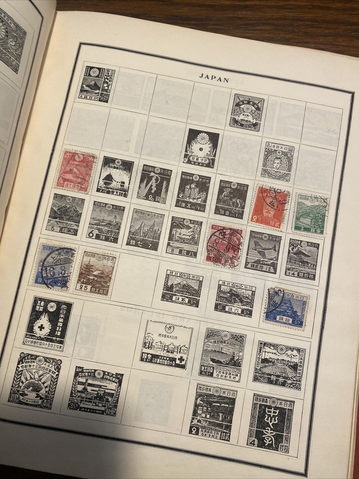 Scott Modern Worldwide Stamp Album, 100s of stamps Philatelic ...