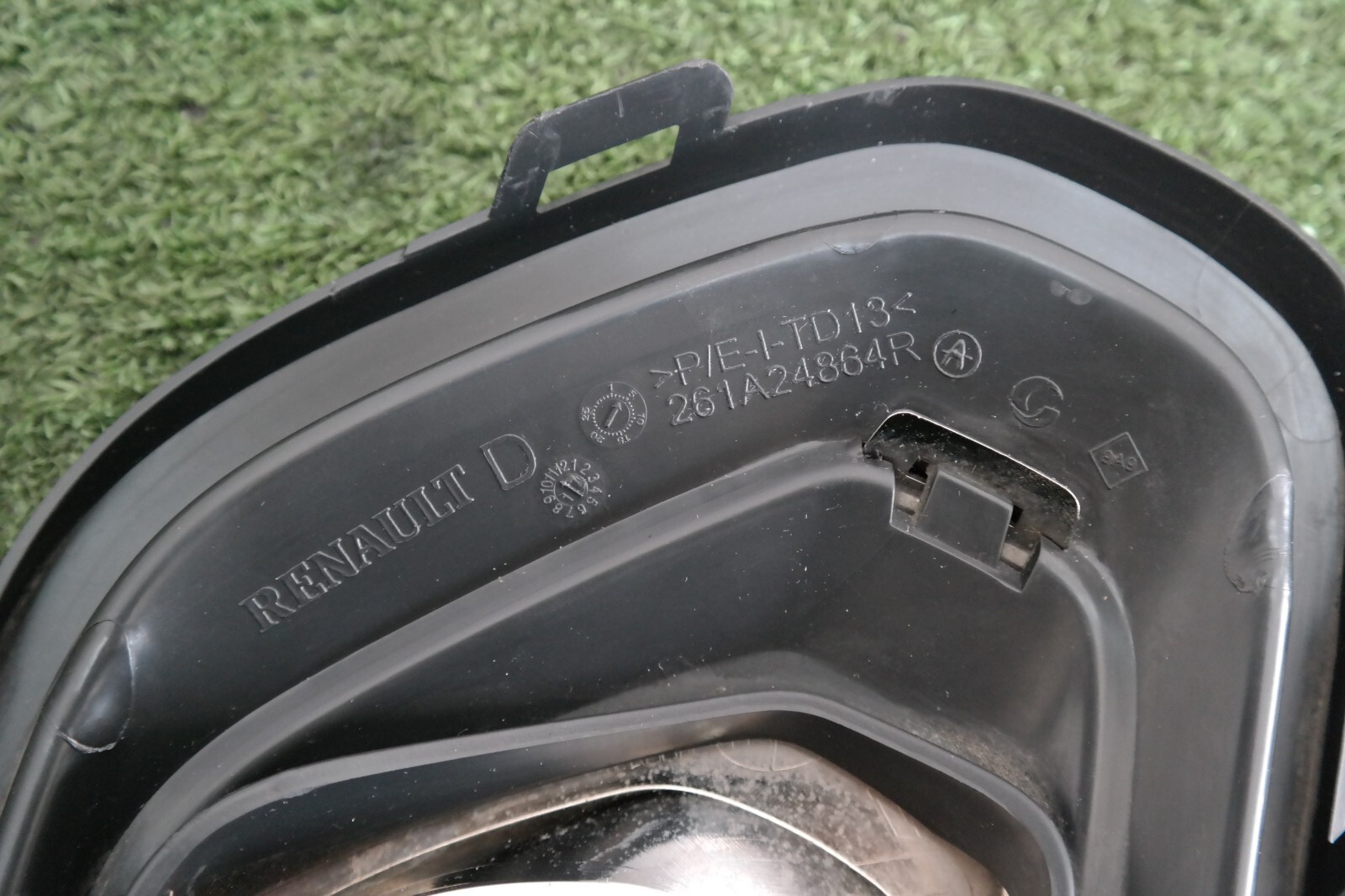 COPERTURA FENDINEBBIA ANTERIORE DESTRO DACIA LOGAN 2017 261A24864R | eBay