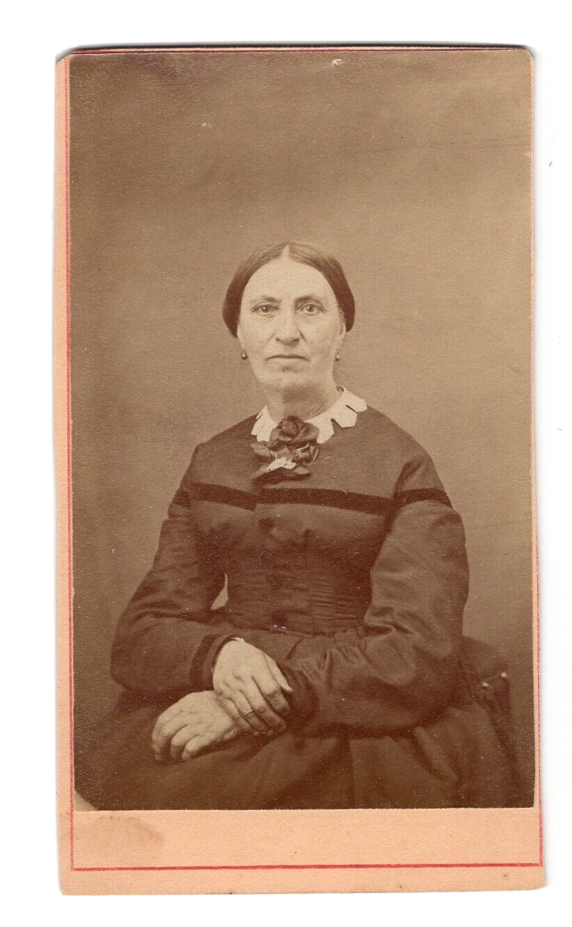 VG+ OTEGO NY 1870s Victorian Older Woman ROSE BUD COLLAR CDV by A. M ...