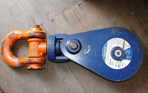 Mckissick Crosby 121095 431 Snatch Block With Shackle, 20T, 10" OD, 1-1 ...