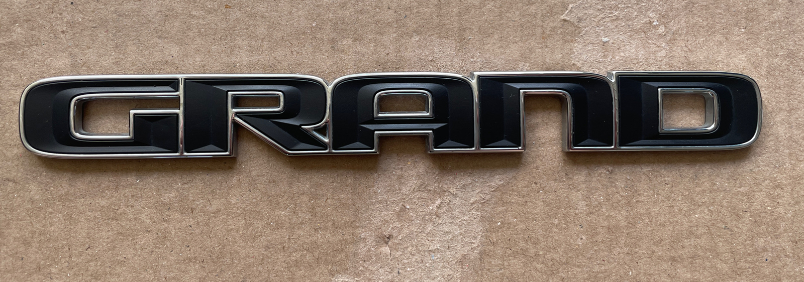 Genuine Mopar Emblem GRAND 2017-2022 Jeep Grand Cherokee Left ...