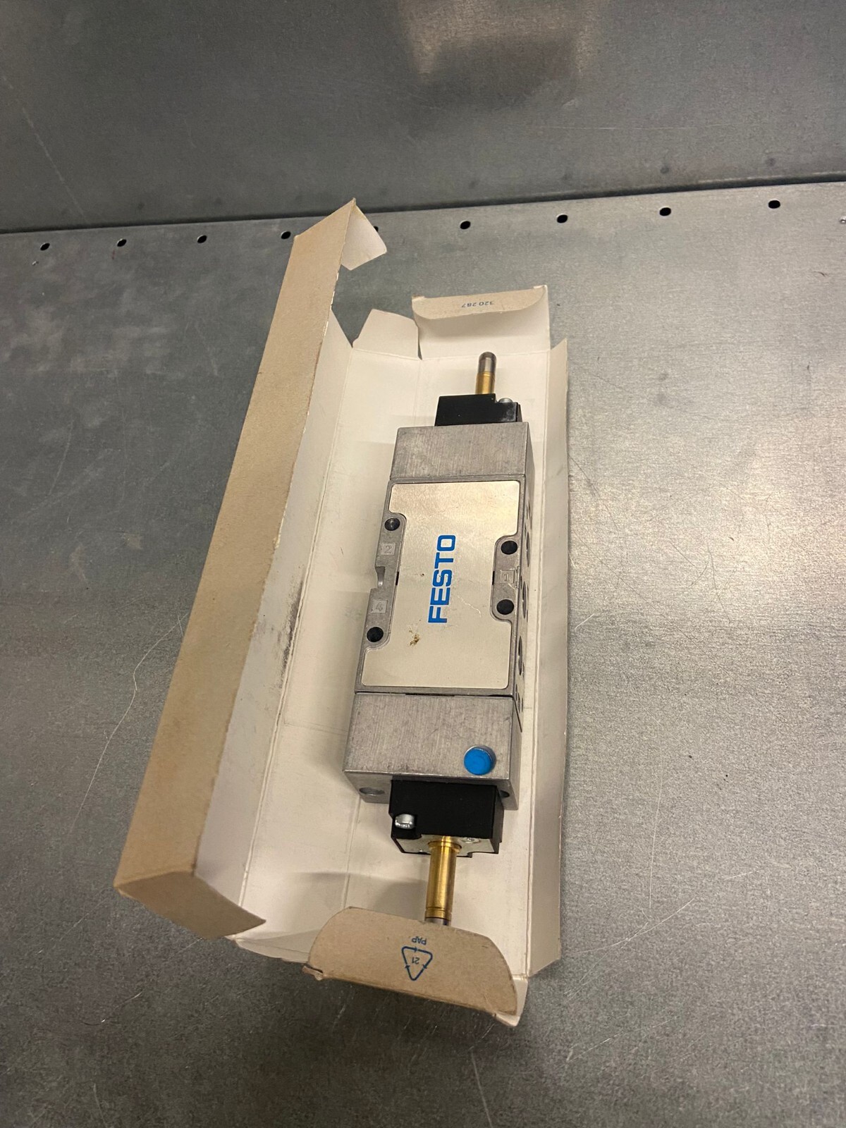 FESTO MFH-5/3-G-1 / 4-B 19787 / SOLENOID VALVE | eBay
