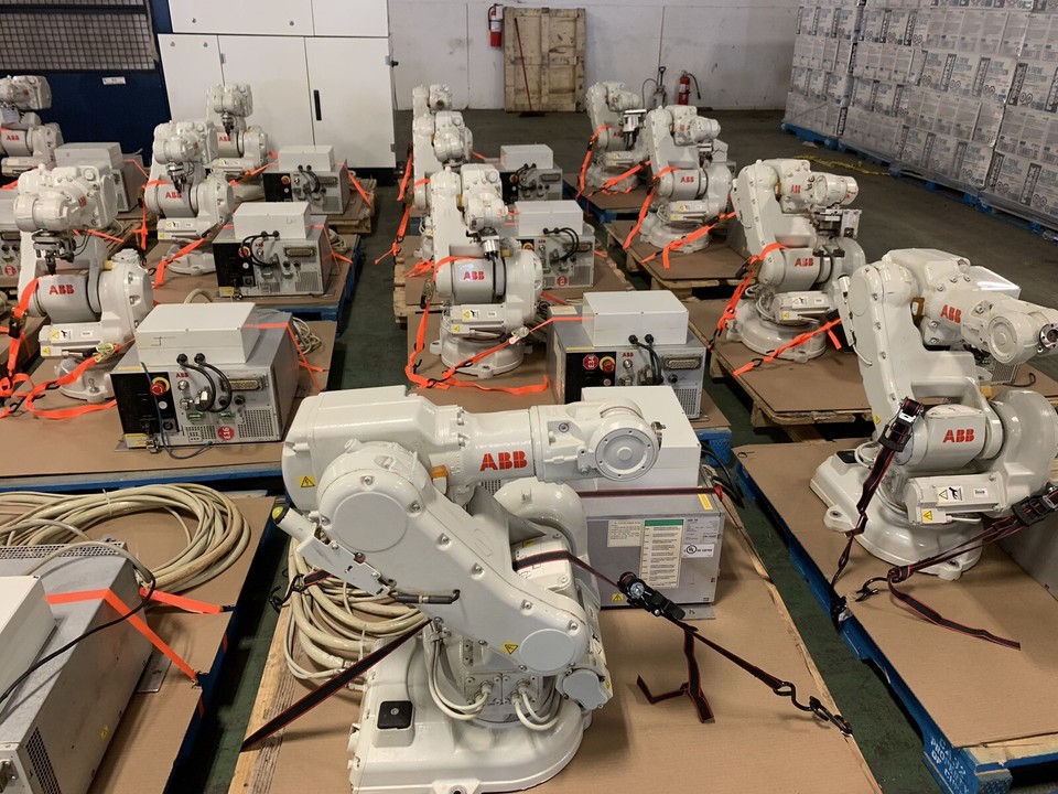 ABB Robot IRC5 140 with Compact Controller IRC5 M2004 - Industrial ...