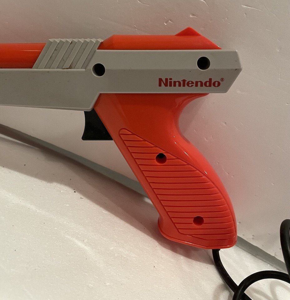 VTG Nintendo NES Zapper Original 1985 Duck Hunt Gun Authentic NES-005 ...