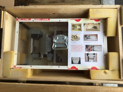 RECIF TECHNOLOGIES ROBOT ARM LIFTER W/ PROTECTIVE WOODEN BOX ...