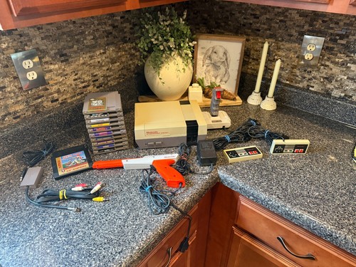 Nintendo NES Console Bundle 11 Games Mario MegaMan,Zelda Zapper L@@K ...