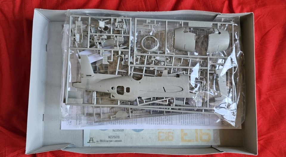 S2F Grumman S2E S2G TRACKER KINETIC 1/48 USA guerra marina | eBay