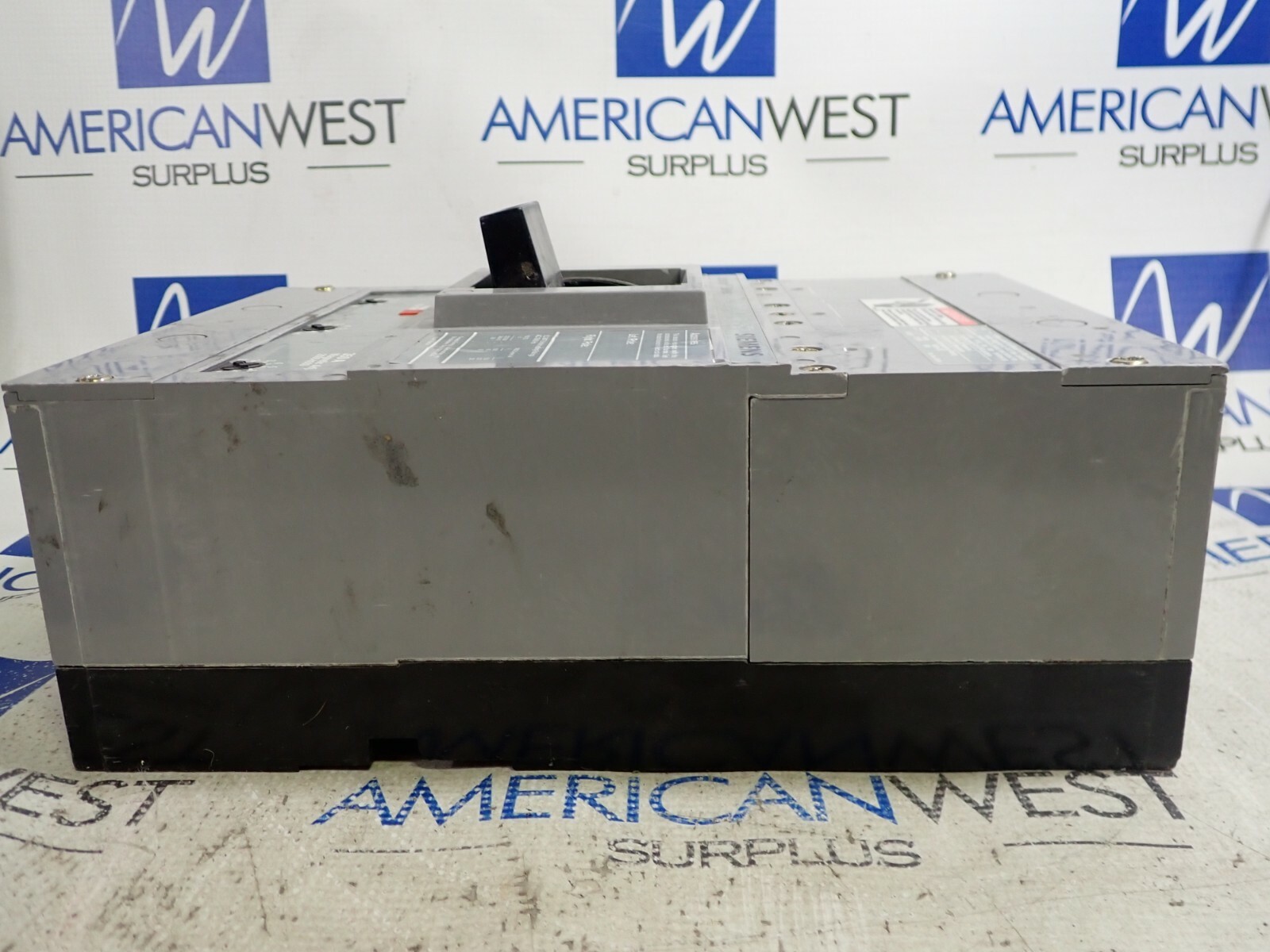 SIEMENS HJD63B300 HJD63F400 Frame 300 amp trip 600v 65kA@480V Breaker ...