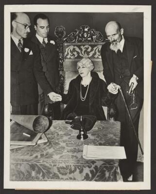 Photo:Final Houdini seance,Bess Houdini,spirit,Harry,1947 | eBay