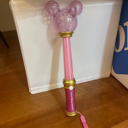 Disney Minnie Mouse Pink Light-Up Pen Light Stick | eBay