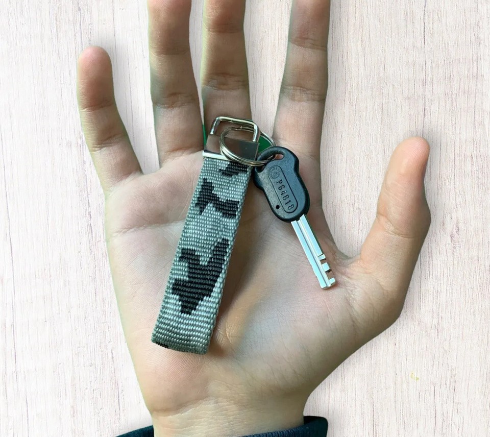 CAMOUFLAGE PRINT MINI KEY FOB KEYCHAIN/ FINGER KEYCHAIN/ CAMEO SHORT ...