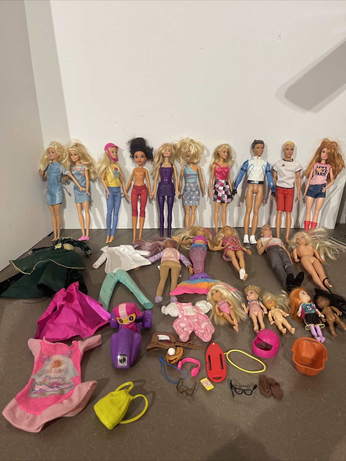 41 Pieces Barbie Doll Lot Ken Doll Mixed Clothes Accessories 2015 2016 ...