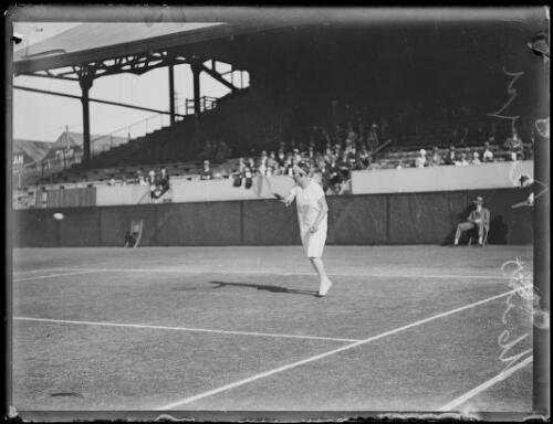Champion tennis player Ms Esna Boyd returning a volley, NSW, 1925 Old ...
