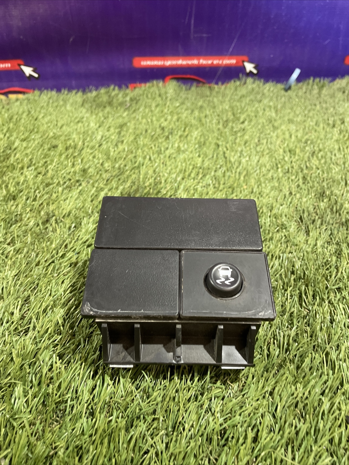 2003 to 2006 suburban Tahoe Yukon Traction Control Button Switch OEM ...