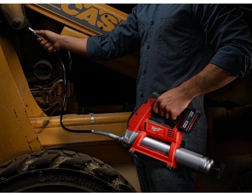 Milwaukee M12 12V Lithium-Ion Cordless Grease Gun Kit With, 51% OFF