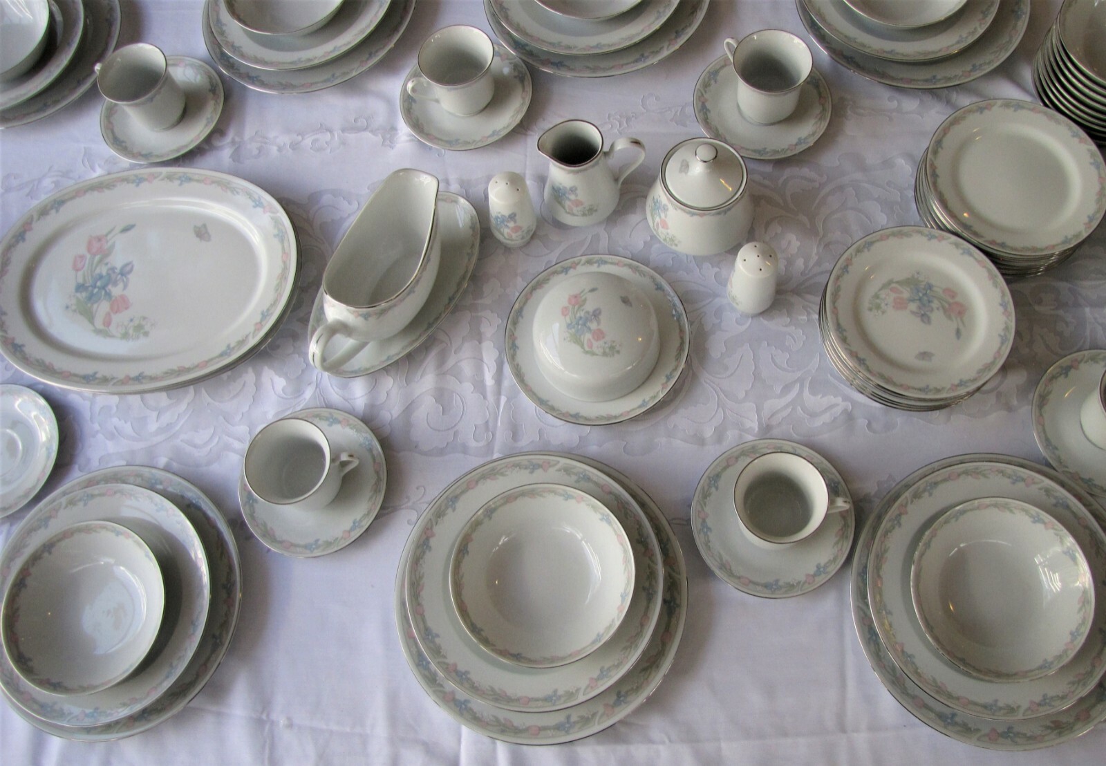 CENTER STAGE Illusions By Excel Service for 8 DINNERWARE SET free ship ...