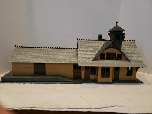 Lionel Trains O/O-27 Scale Rico Passenger Station (Assembled) | eBay