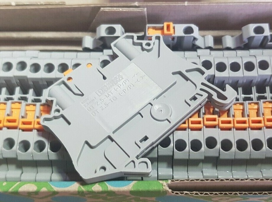 1 PHOENIX CONTACT 3046362 TERMINAL BLOCK, DIN RAIL, 2POS, 12AWG Knife ...