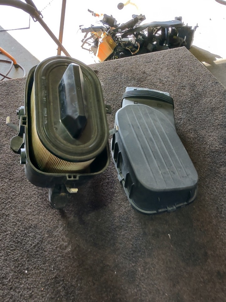 2017-20 MASERATI GHIBLI RIGHT SIDE AIR CLEANER FILTER BOX 670101256 | eBay