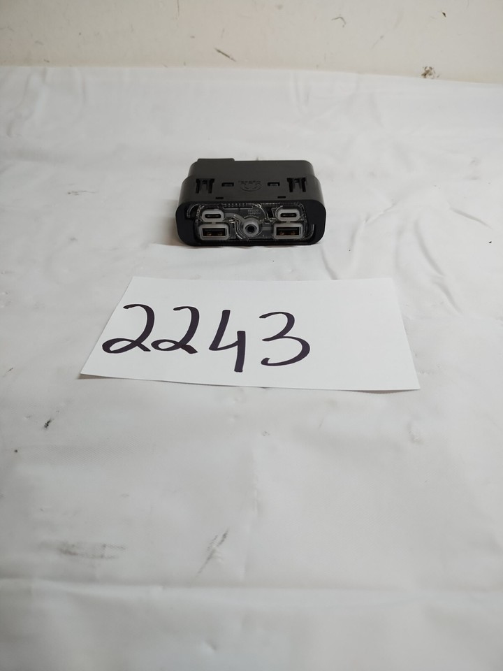Genuine Mopar Media Hub USB Port 68493753AA Dodge Ram 1500 2021 2022 ...