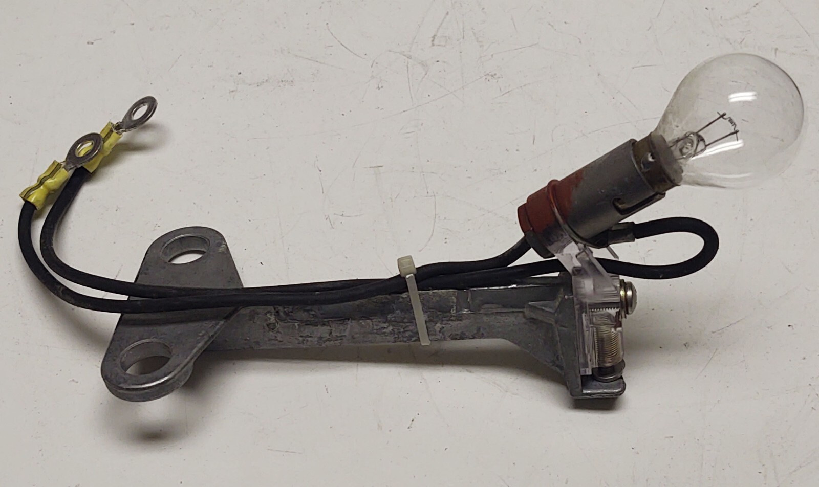 Railroad Crossing 10 VDC Light Bulb GE with Cast Aluminum Bracket Twist ...