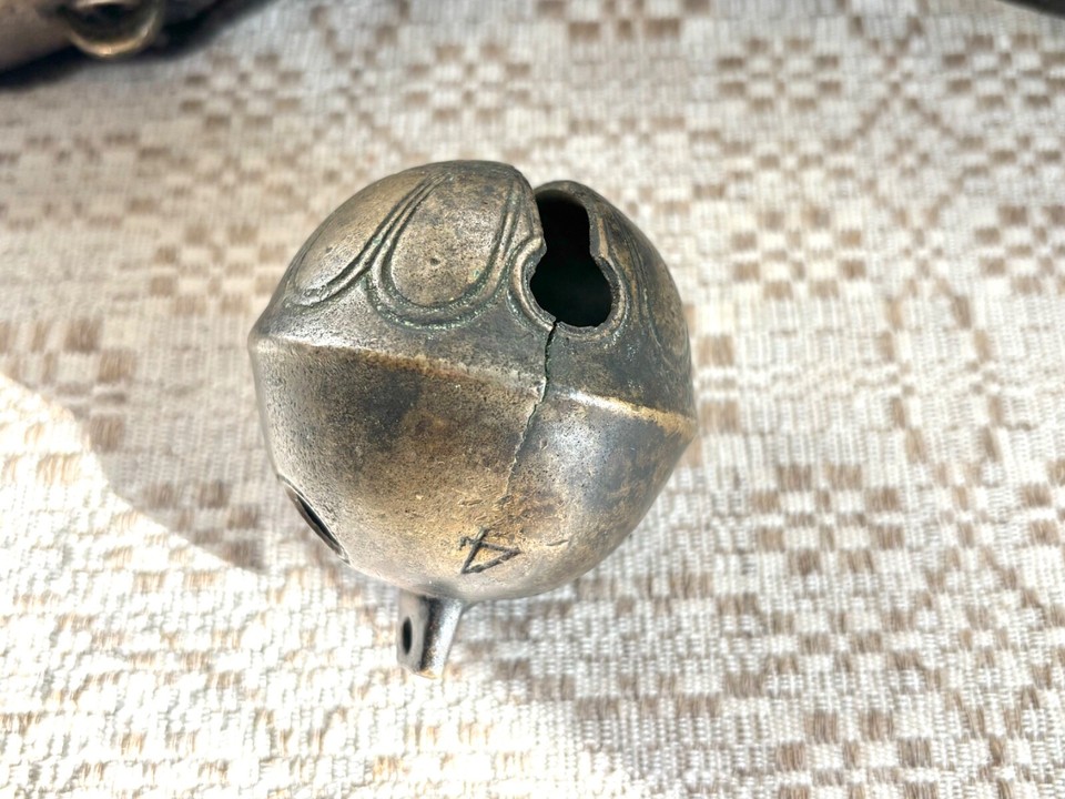 5 ANTIQUE BRASS CROTAL SLEIGH BELLs Christmas | eBay