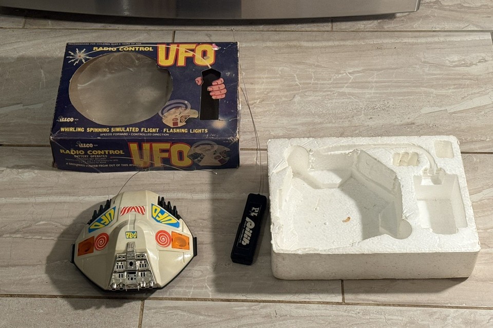 RARE VINTAGE Ilco Remote Control UFO Flying Saucer Toy | eBay