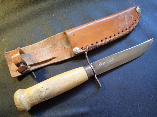 NICE VINTAGE SHARP HUNTING KNIFE FROSTS MORA w LEATHER SHEATH SWEDEN ...