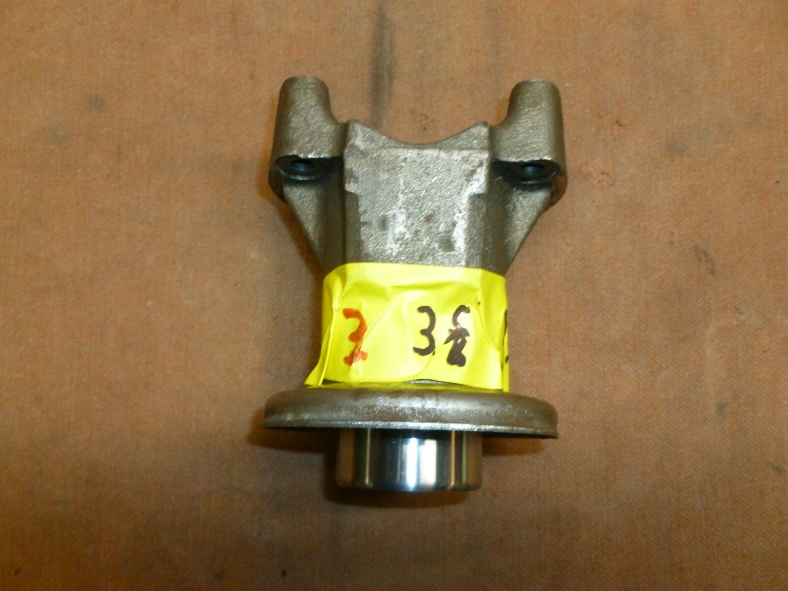 FORD 9" YOKE NOS 3 5/8 X 1 1/16 YOKE | eBay