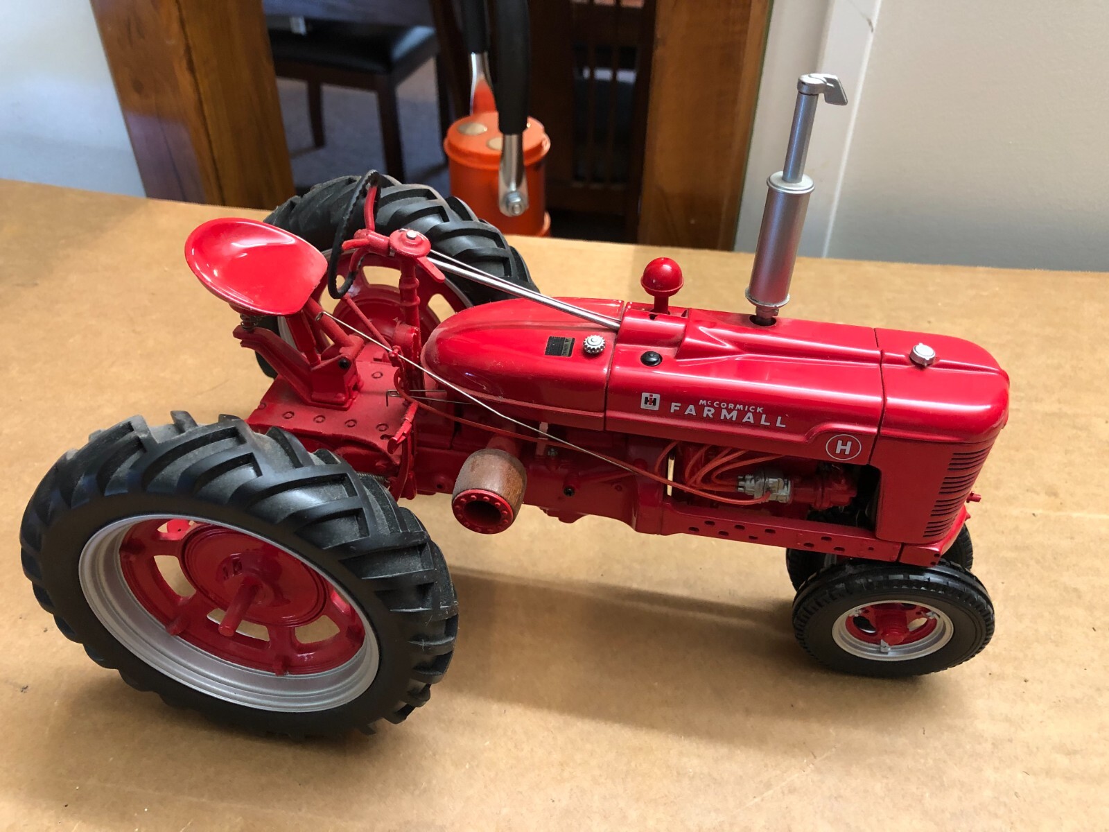 Case Corp. Farmall H Model Tractor 1997 1/12 Scale | eBay