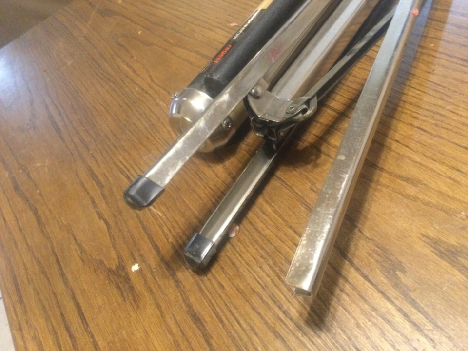 Knox Regent Lenticular Tripod Projection Screen 40” X 40” | eBay