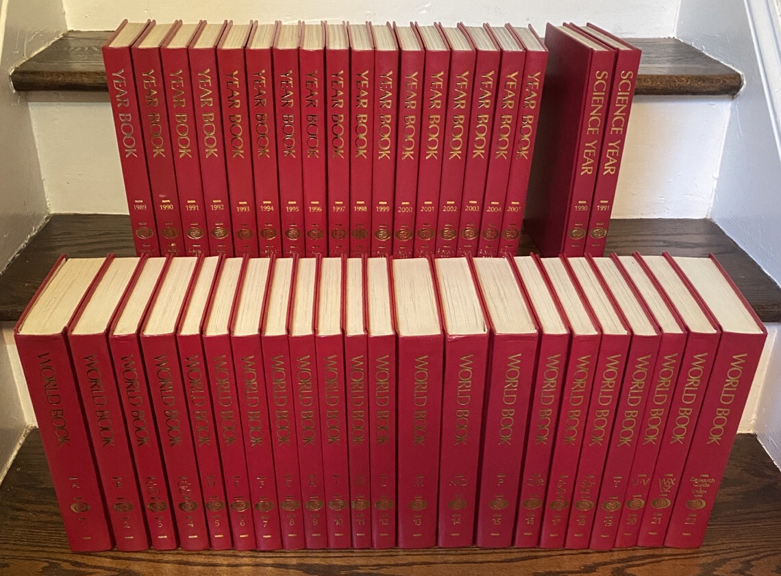 World Book Encyclopedia 1989 Volumes 1-22, 16 Year Books, & 2 Science ...