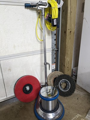PACIFIC SSS 13 USED 175 RPM 1 HORSEPOWER FLOOR MACHINE With NEW GRIT ...