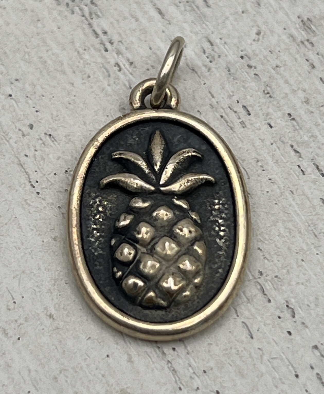 Retired James Avery Hospitality Pineapple Charm/pende… - Gem
