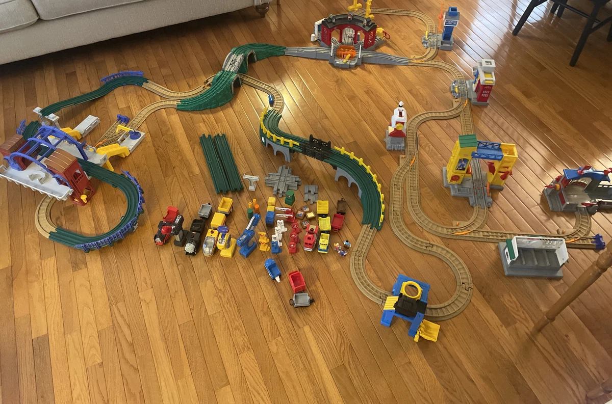 Geotrax Roundhouse Layout