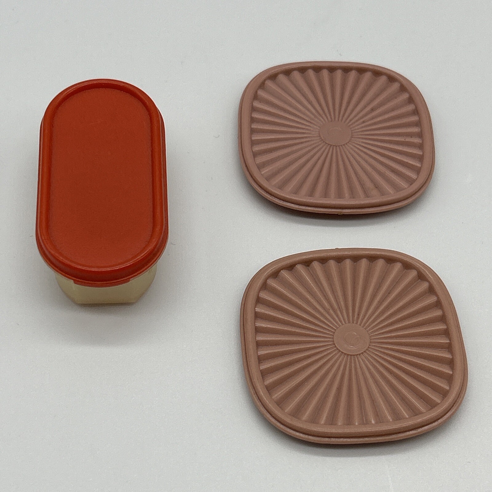 3 Vtg Tupperware Magnets 2 Pink Starburst Lids & 1 Modular Mates 1986 ...