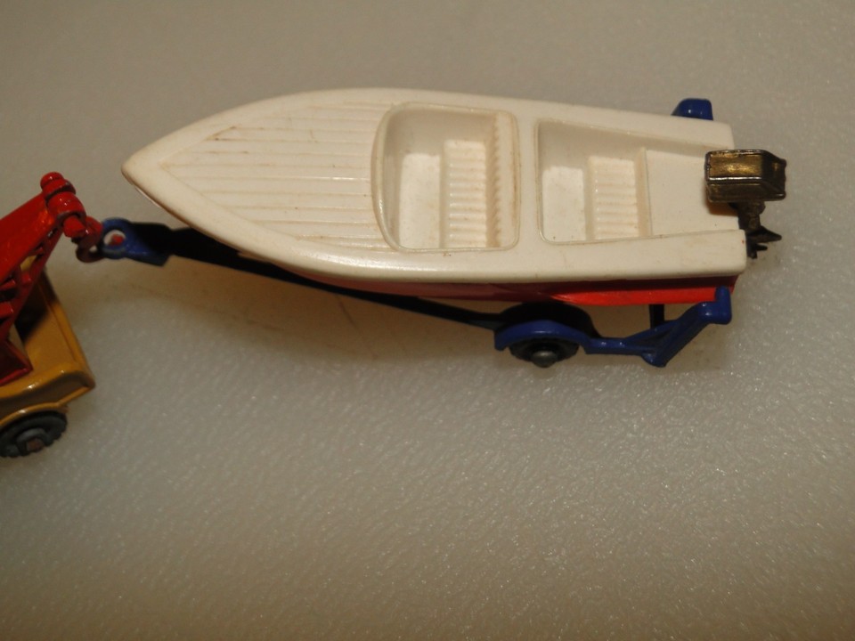 LESNEY WRECKER TRUCK MADE IN ENGLAND ORIGINAL WITH LESNEY BOAT W/MOTOR ...