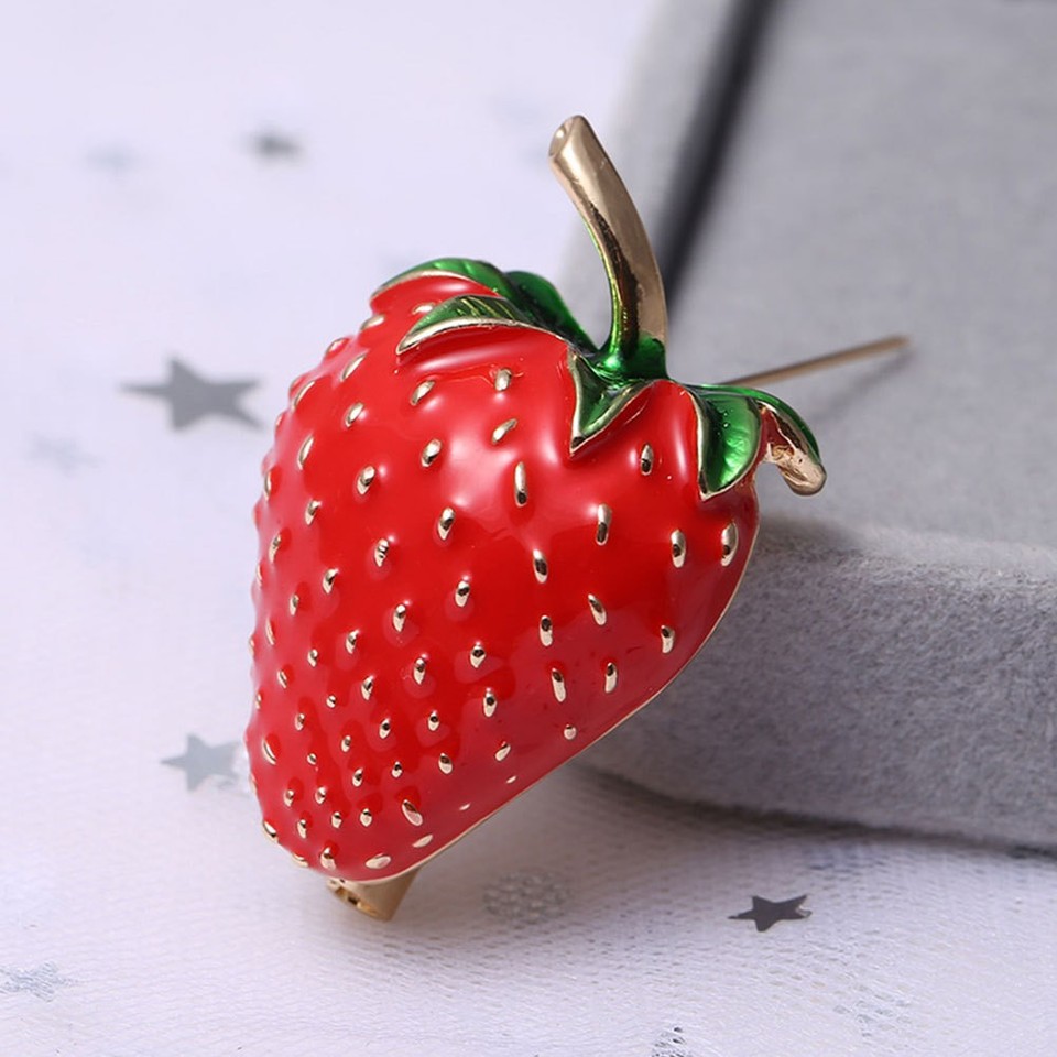 1pc Strawberry Brooch Decorative Corsage Dress Breastpin Scarf Buckle ...