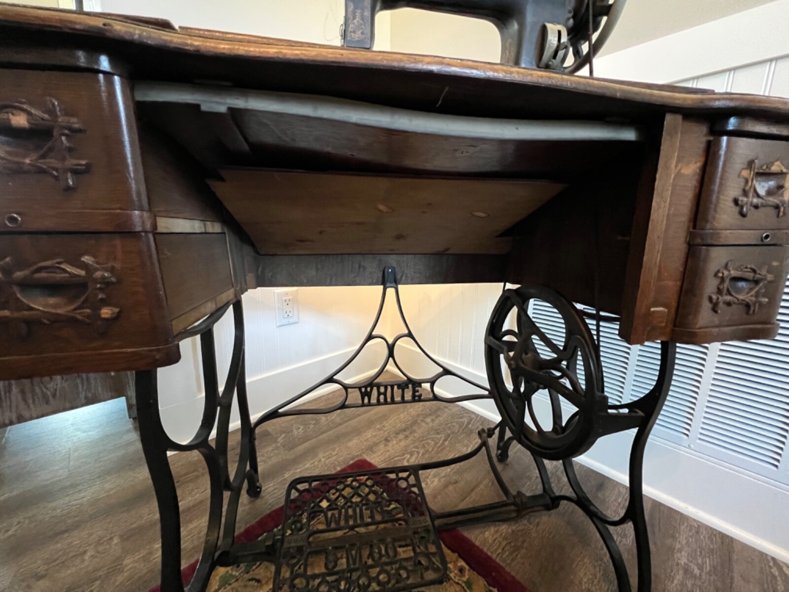 E. L. WHITE SEWING MACHINE ANTIQUE IN CABINET WITH ORIGINAL ...