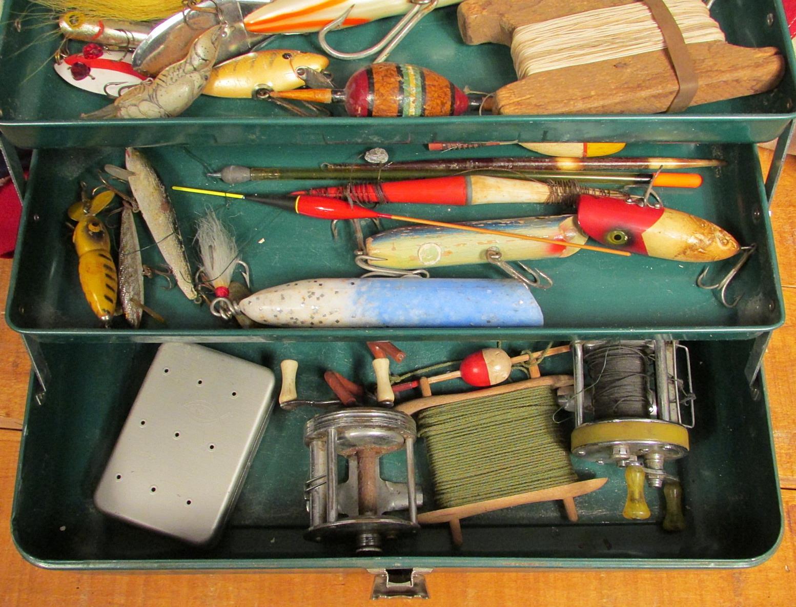 Vintage 1950s Victor Fishing Metal Tackle Box w/Lures Reels Plus Atco ...