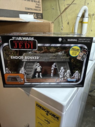 Star Wars The Vintage Collection Endor Bunker With Rebel Commando ...