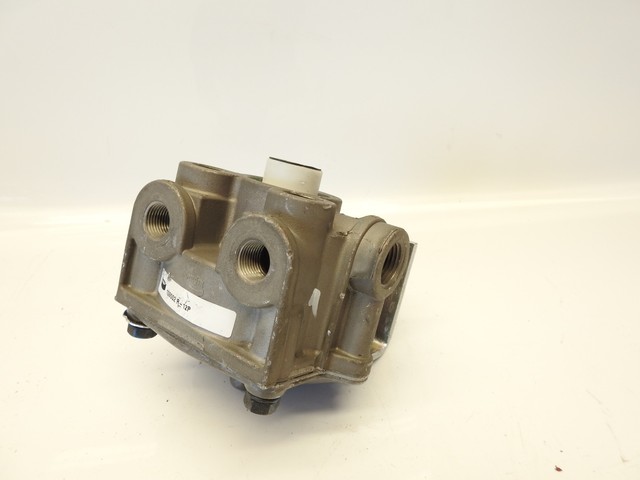 Bendix Pilot Relay Air Brake Valve R-12p 109002 for sale online | eBay