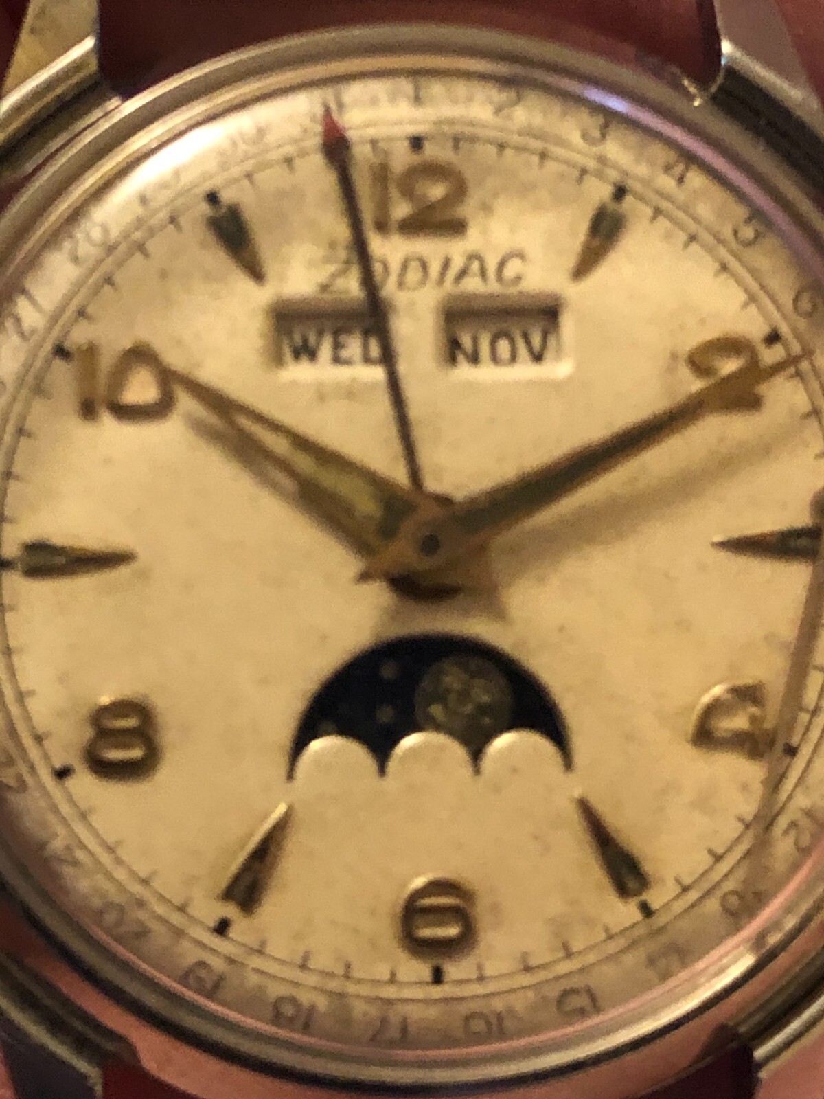 VINTAGE ZODIAC CAL 1100 MOONPHASE TRIPLE DATE MECHANICAL MENS WATCH | eBay