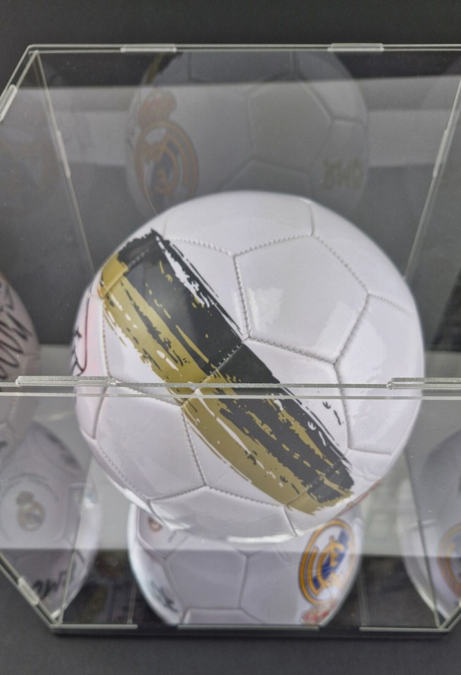 Cristiano Ronaldo soccer ball balon Real Madrid F.C. Hand Signed with ...