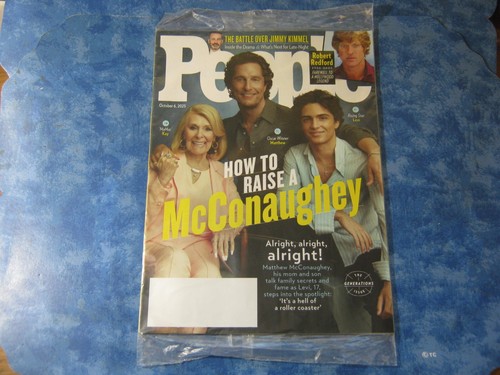 PEOPLE MAGAZINE October 6, 2025 HOW TO RAISE A MCCONAUGHEY Robert ...