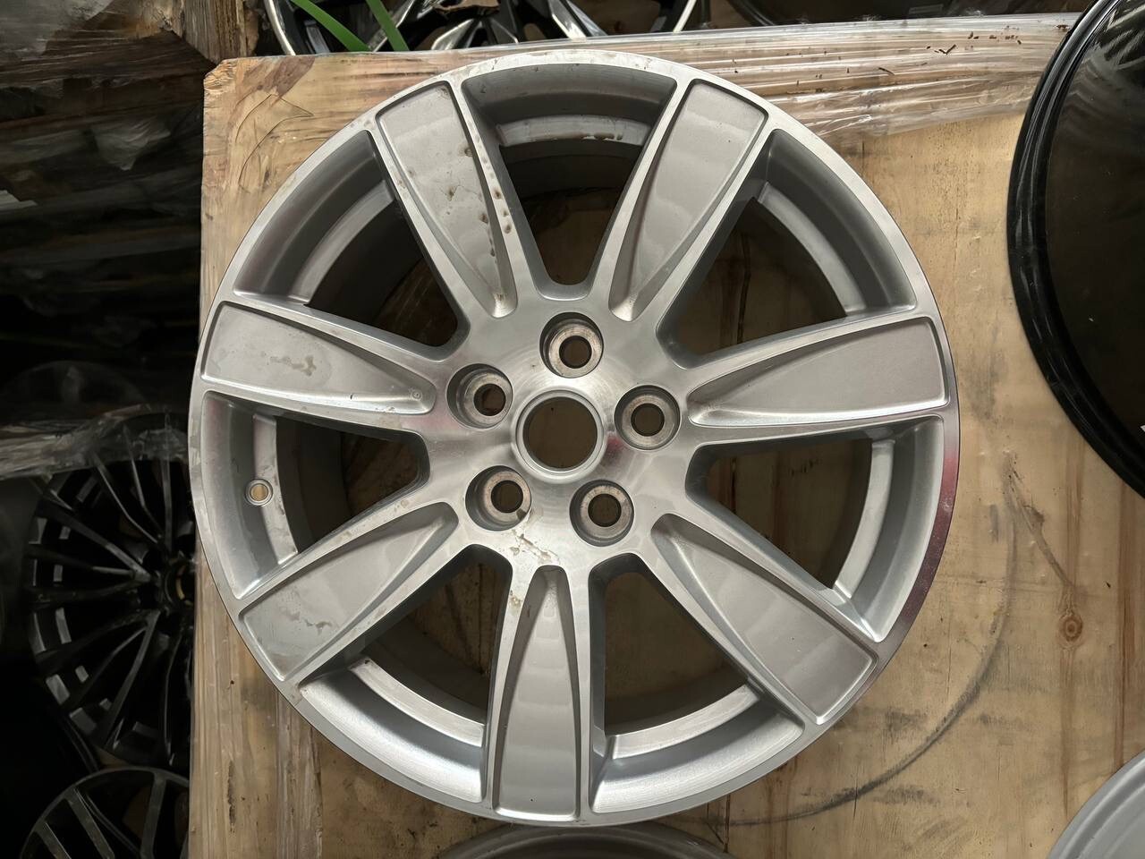2010-2013 Buick Allure, LaCrosse Wheel/Rim Silver Machined 18x8" OEM ...