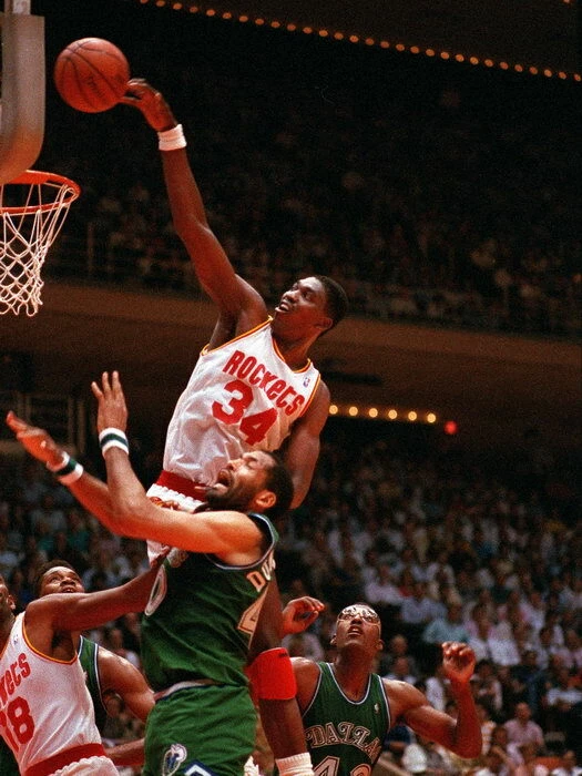 Hakeem Olajuwon Dunk